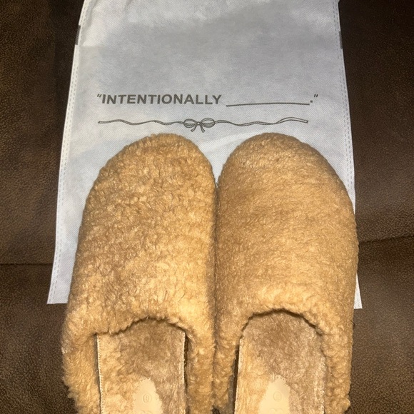INTENTIONALLY BLANK | Shoes | Intentionally Blank Tan Fuzzy Slippers ...